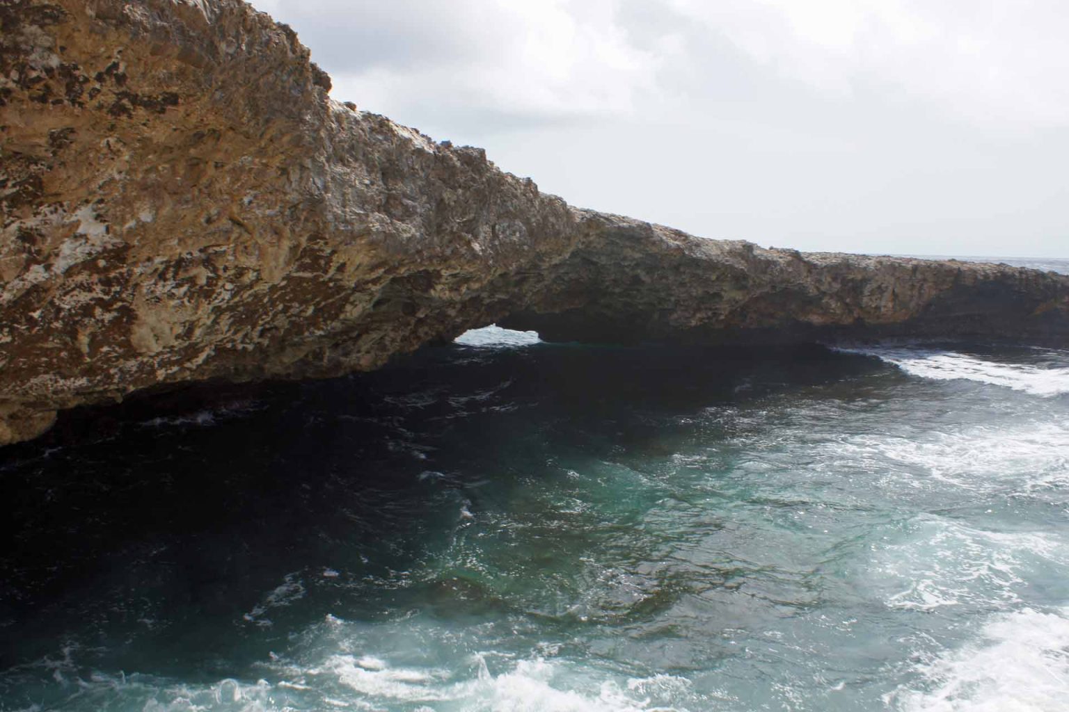 Ruige natuur in Shete Boka National Park, Curacao - Gezin op Reis