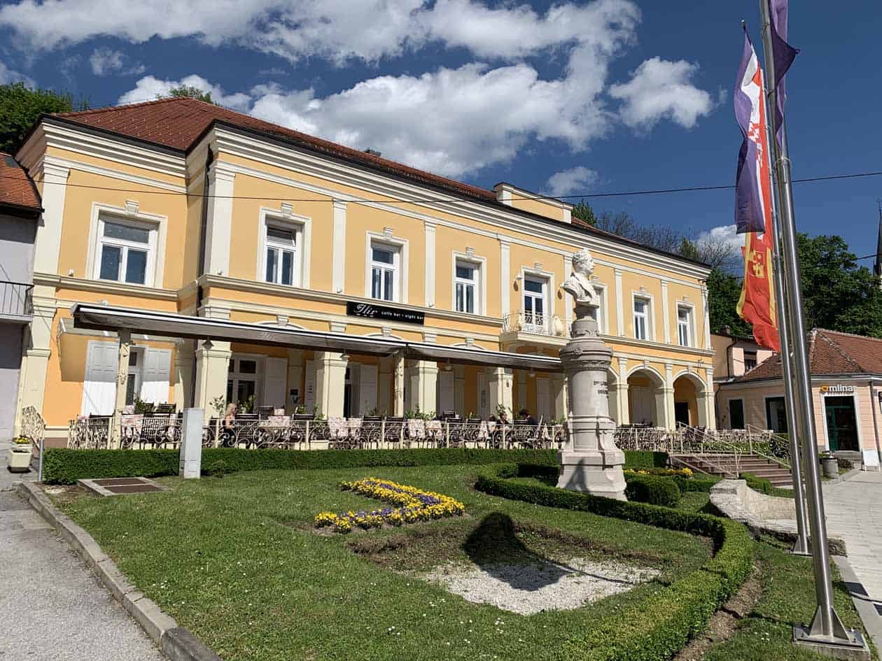 Neanderthal museum en wandelen in Krapina, Noord-Kroatië - Gezin op Reis