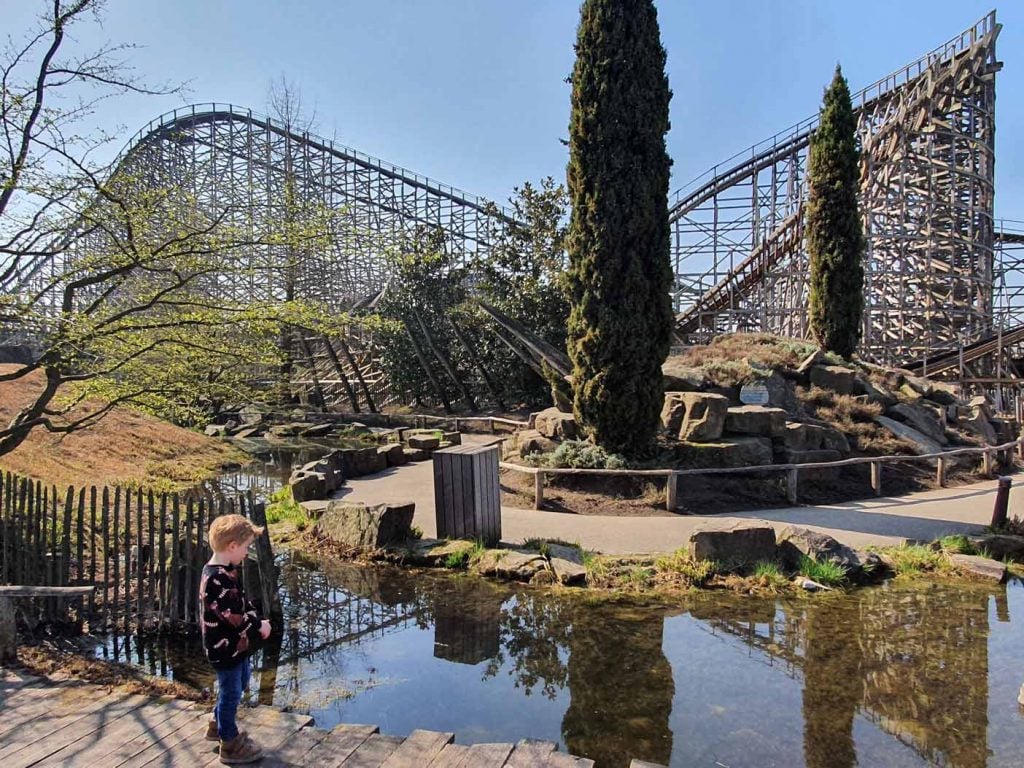 Attractiepark Toverland, een wereld vol avontuur - Gezin op Reis