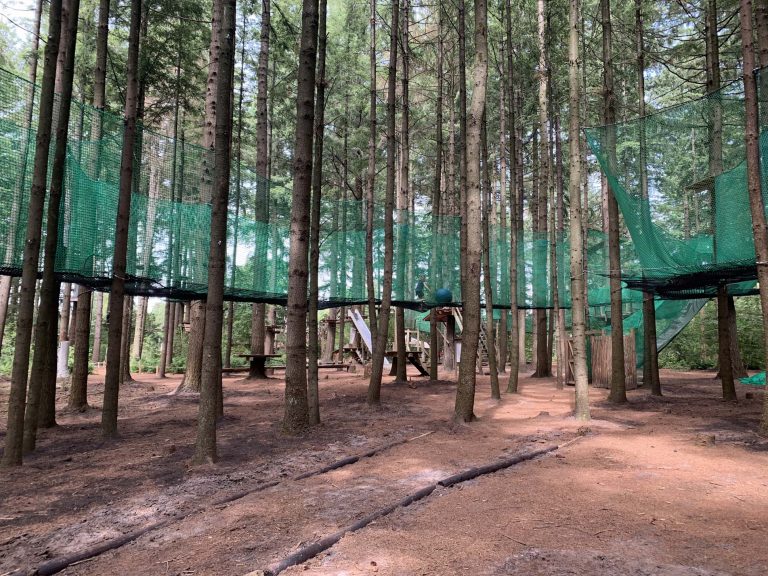 Klimbos Garderen, populair klimbos op de Veluwe - Gezin op Reis