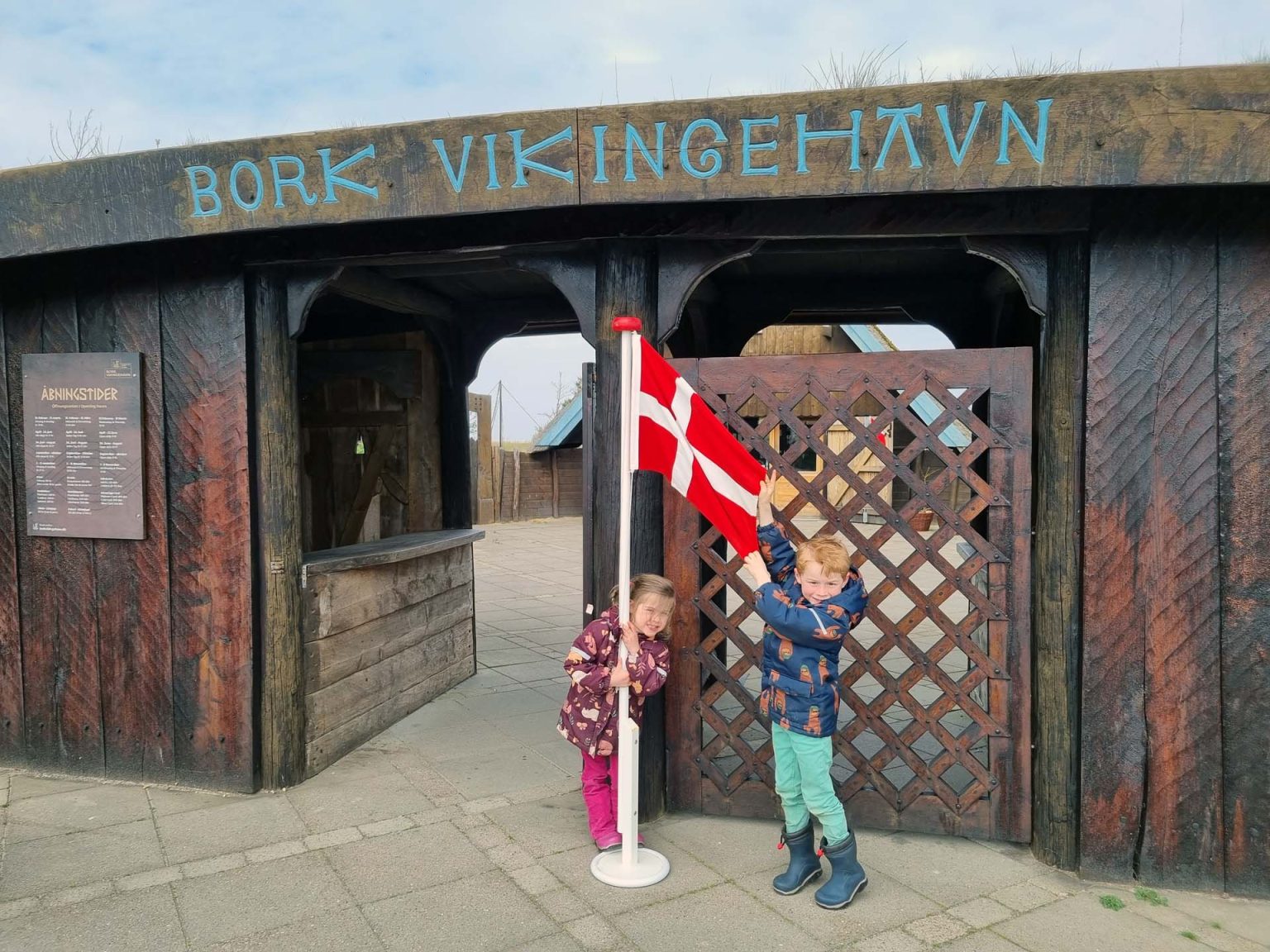 Op bezoek bij de Vikingen in Bork Vikingehavn in West-Jutland - Gezin ...