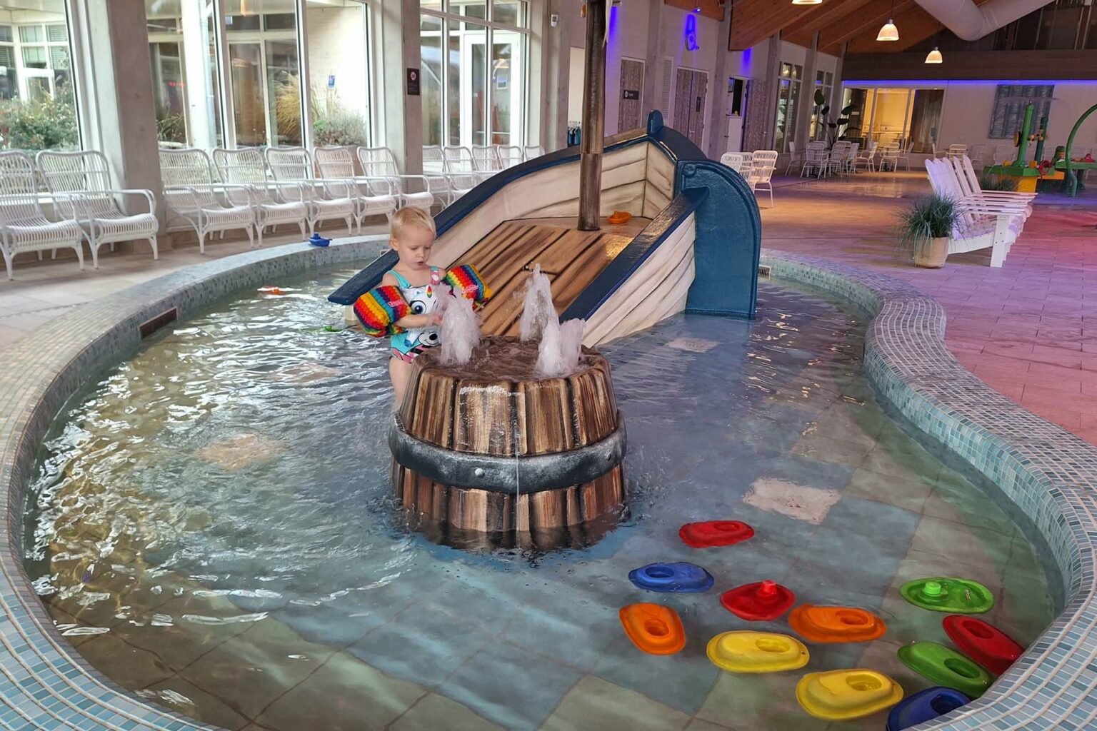 Vakantiepark Roompot Beach Resort Nieuwvliet-Bad: comfort, zwemmen en ...