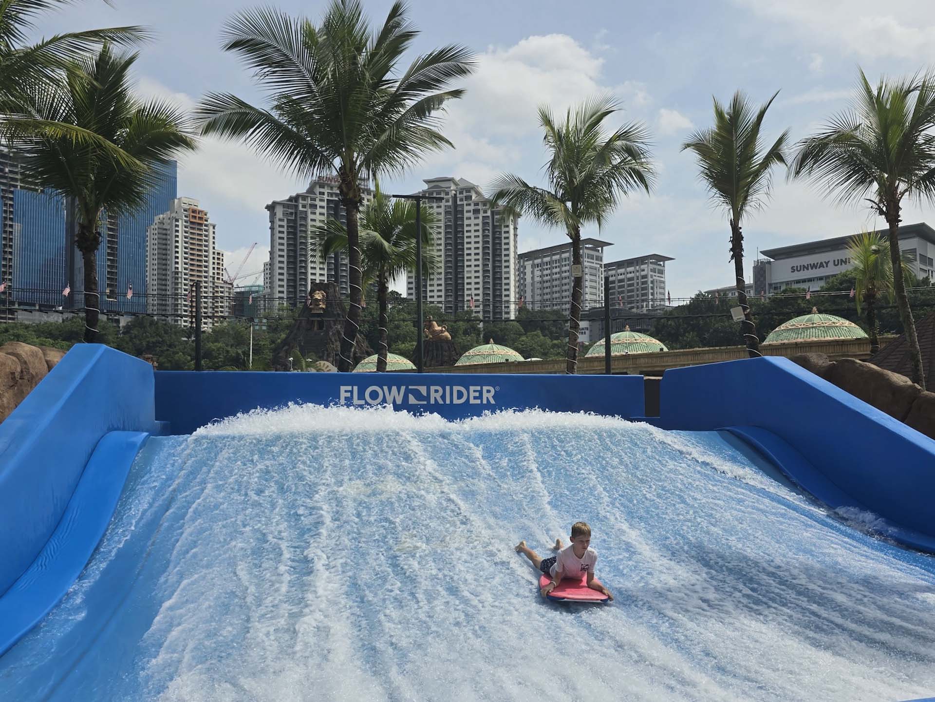 Sunway Lagoon Theme Park met kinderen: de ultieme gezinsbestemming in ...